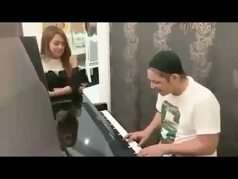 Keren Pasha Ungu nyanyi lagu Hasbunallah sambil main keyboard
