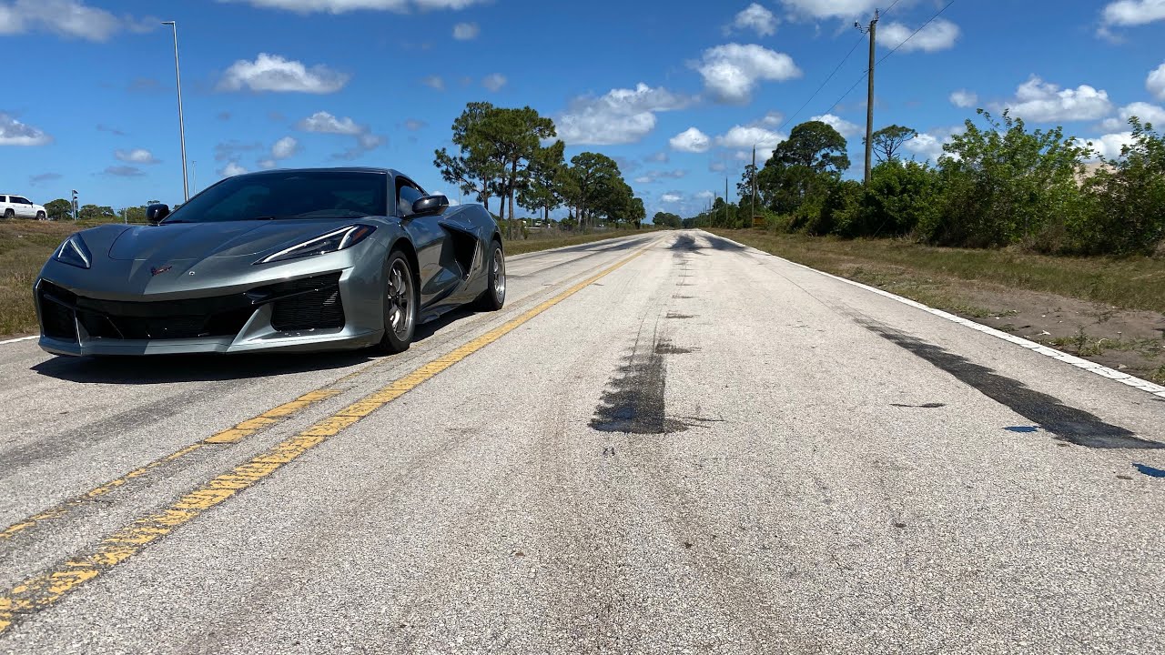 C8 Corvette Z06 burnout - YouTube