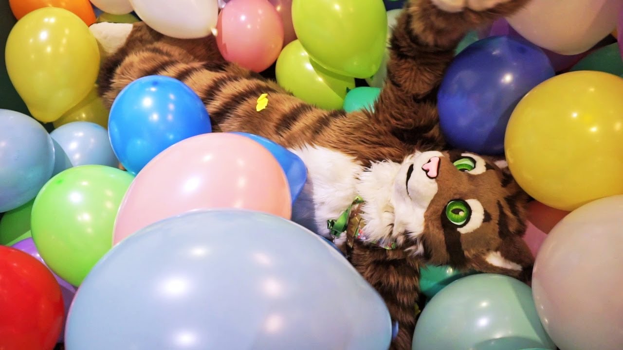 Balloon Party @ Nordic Fuzz Con 2023 - YouTube