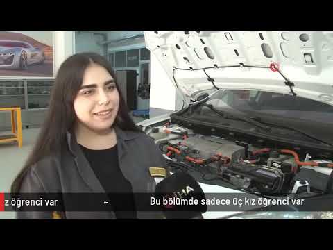 Bu bölümde sadece üç kız öğrenci var