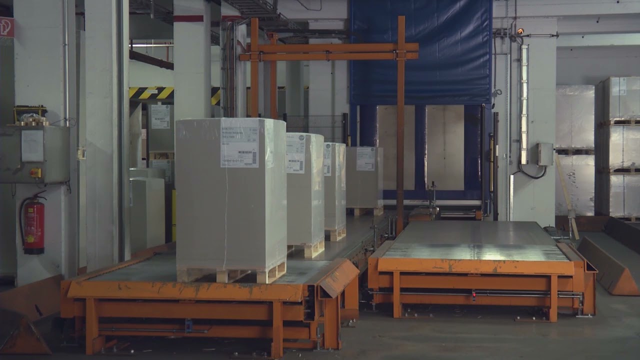 MSK pallet conveyors, shuttle cars and elevators - YouTube