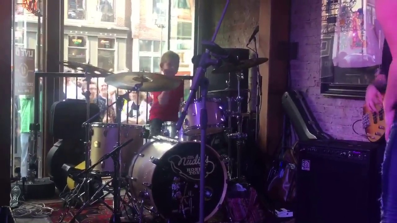 8-year-old Aidan Baxter Drumming in Nasvhille - YouTube