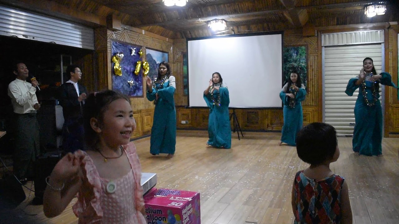 Myanmar Students Thingyan Moe Performance in XTBG, China - YouTube