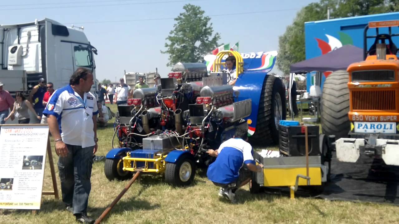 Tractor pulling Lendinara 2011 - prova motori del tri-allison Tornado 2 ...