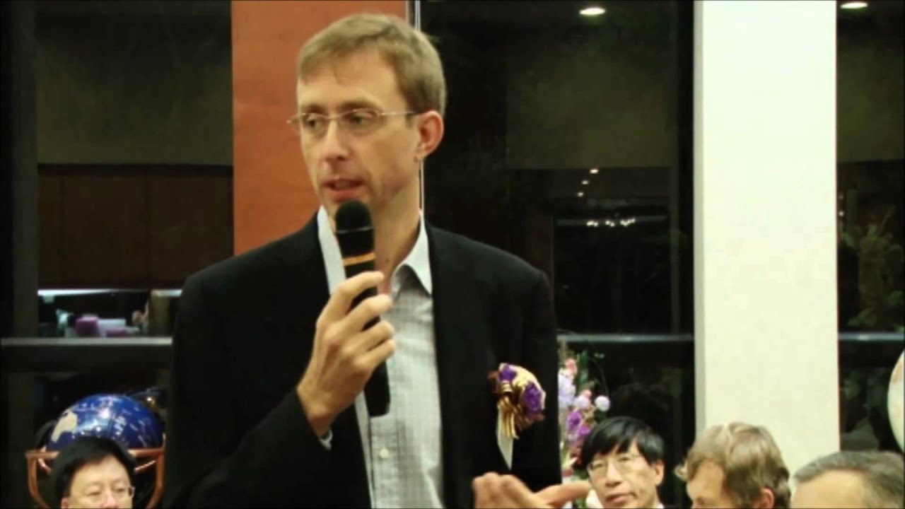 Cantonese and English short speech by alumnus Prof. Summers Timothy ...