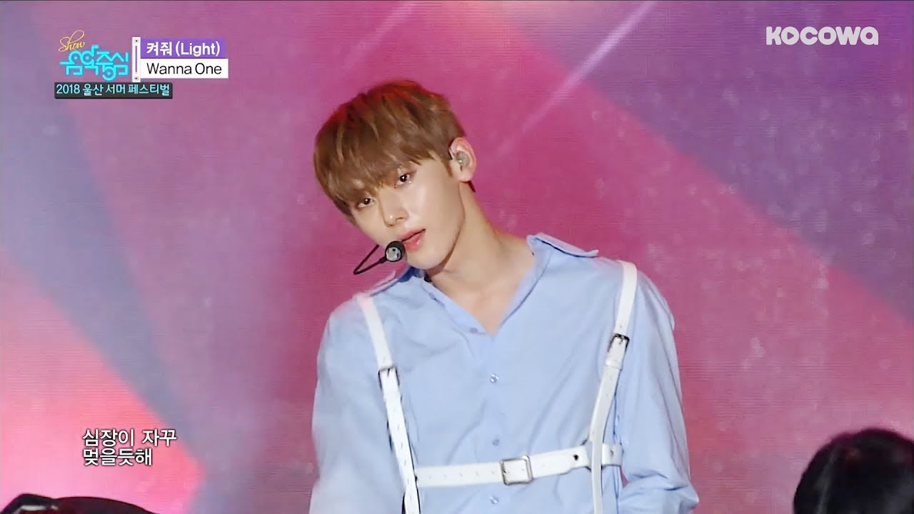 Wanna One - Lightㅣ워너원 - 켜줘 [Show! Music Core Ep 598] - YouTube