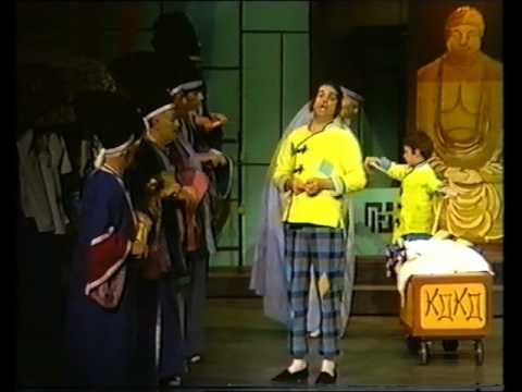 Behold the Lord High Executioner - The Mikado (1989) - YouTube
