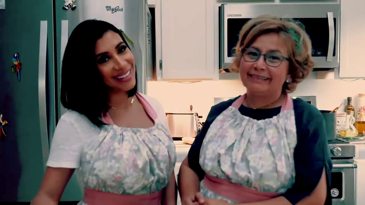 COOKING WITH TIA EPISODE 2 - SHRIMP & GRITS VIDEO - YouTube