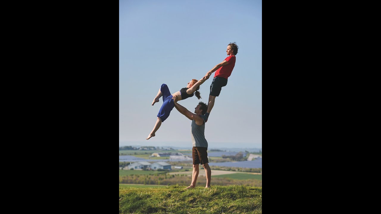 Final Festival Finale: Round About, in Swindon with The Farm Yard ...