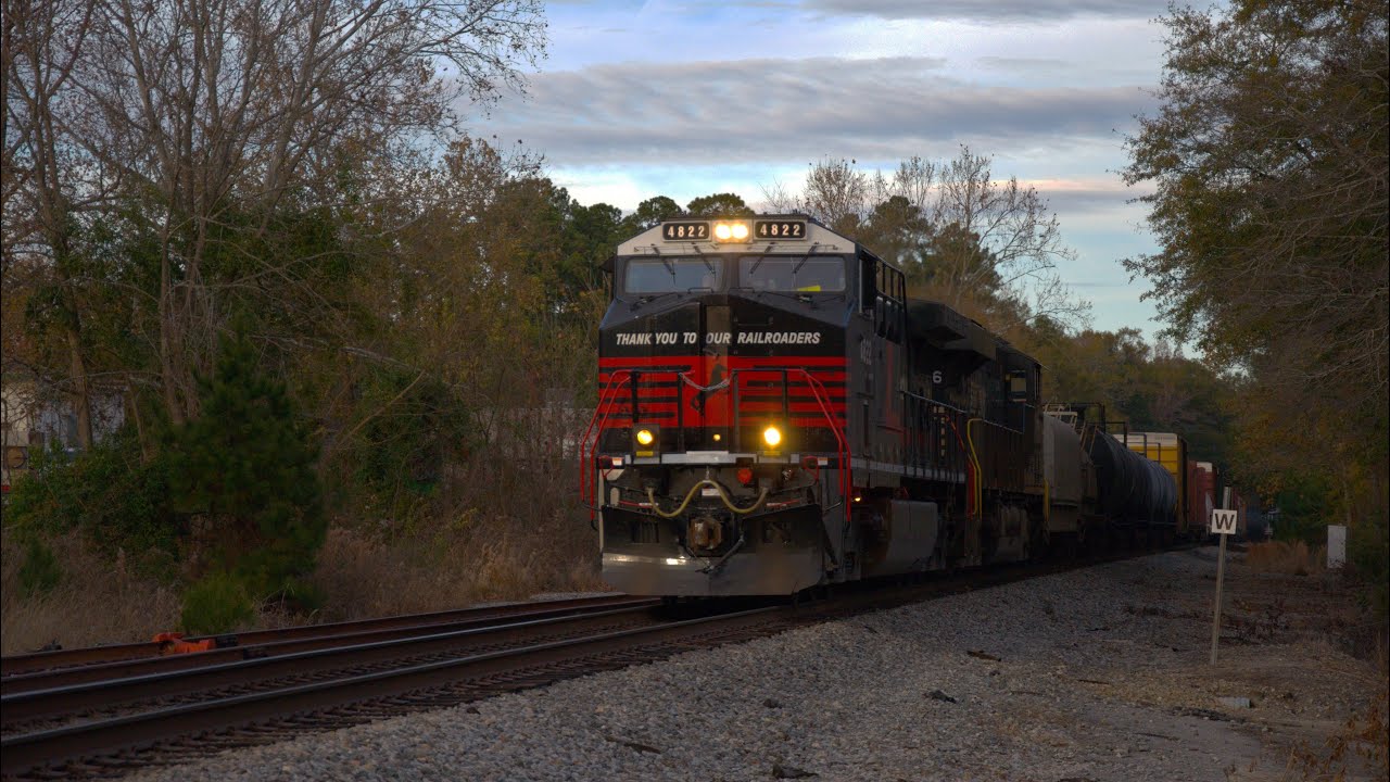 NS 15R flies through Blythewood with 4822 “Moving the Weight of the ...