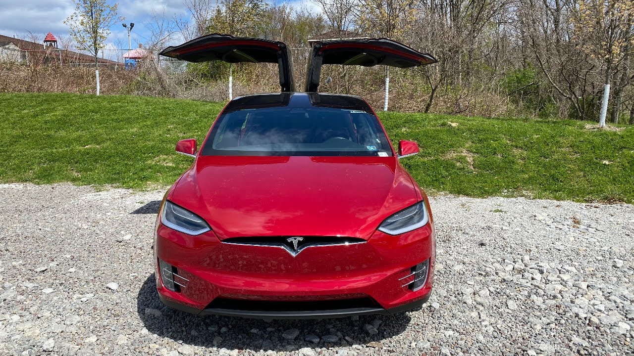 First time driving a Tesla and it was AWESOME!! - YouTube