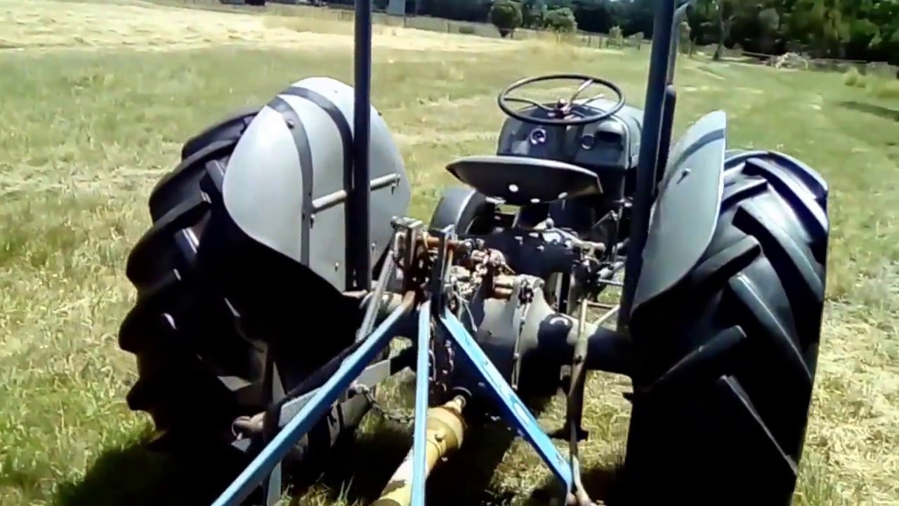 Ferguson TEA 20 - YouTube