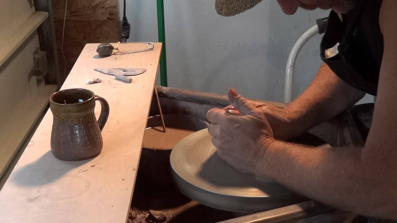 SIMON LEACH POTTERY TV - Throwing some small tankards @ 12oz. 6-15-14 ...