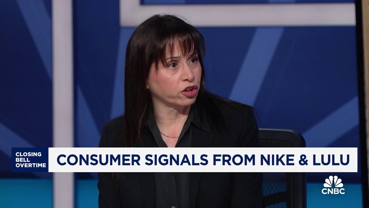 We're in a 'squishy' consumer environment, says top retail analyst Dana ...