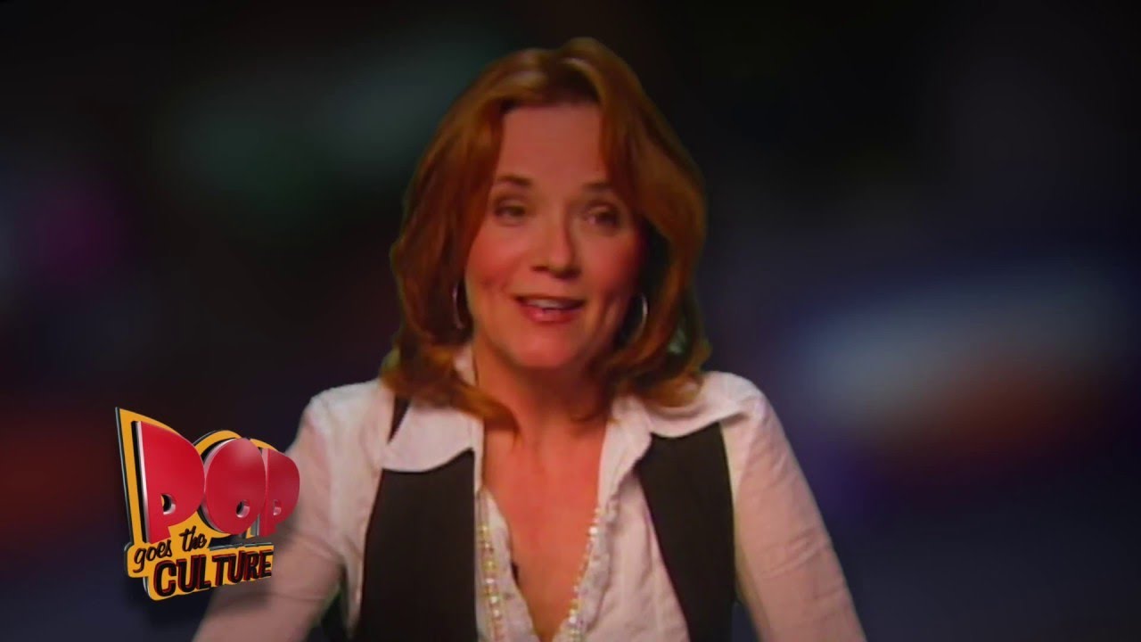 Lea Thompson Talks Back To The Future - YouTube
