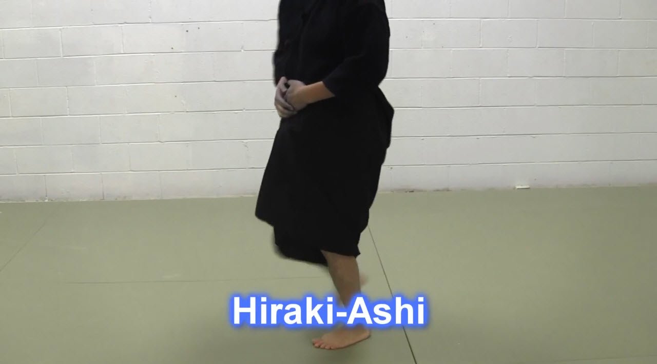 18 Kendo Basics II Hiraki ashi - YouTube