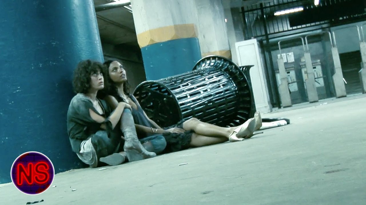 Hiding In the Subway Tunnel | Cloverfield - YouTube
