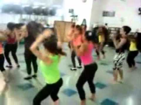 Shakira Waka Waka Choreography by Emerson Macedo Dance class Em Corpo ...