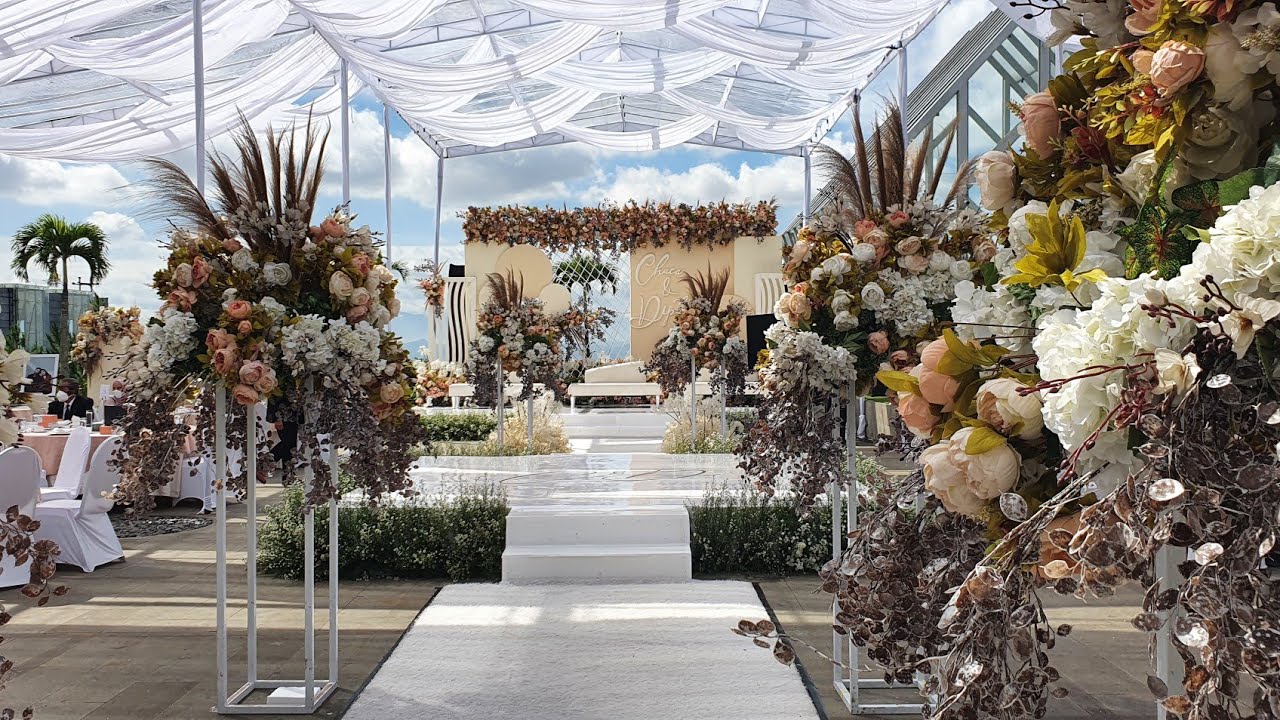 Intercontinental Hotel Dago Pakar, Resepsi Pernikahan Outdoor. - YouTube