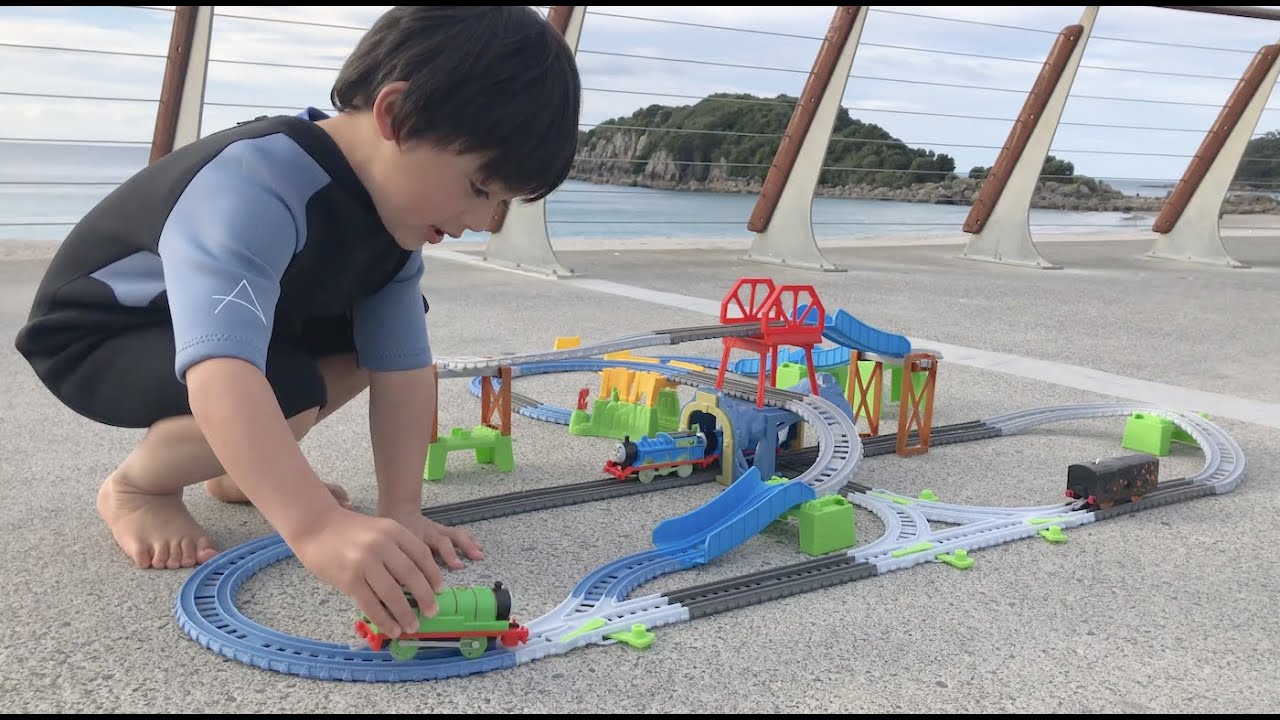 THOMAS AND FRIENDS TRACKMASTER 6 IN 1 BUILDER SET WITH PERCY. Can Build ...