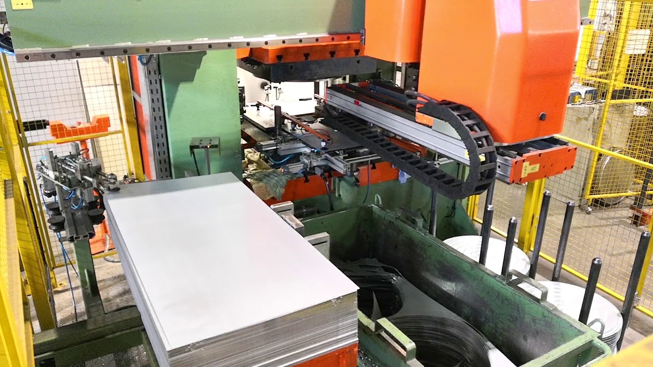 220 - (N) - Feeder for oil barrel production - YouTube