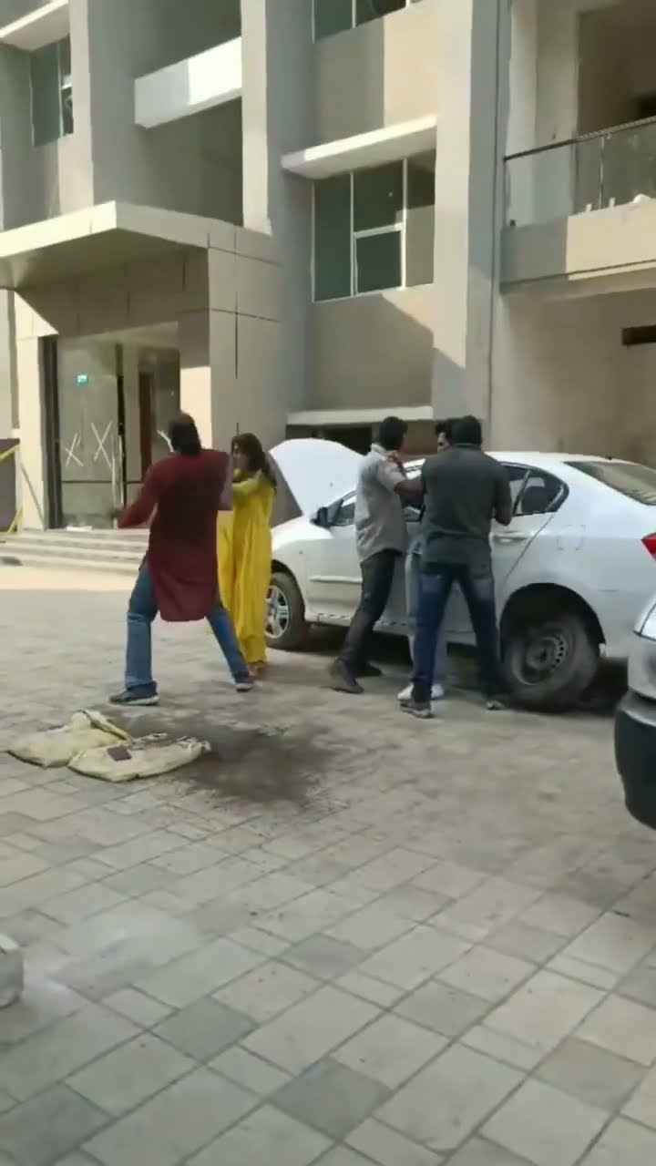 #shooting kaise mujhe Tum mil Gaye Bhawani aur Amrita gundon maarpeet kar#viralshort #subscribe ...