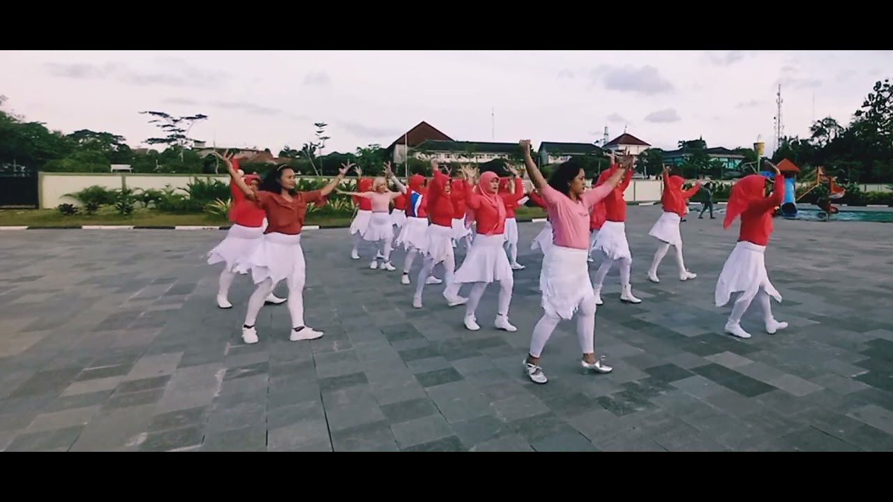 SOFIA REYES-1,2,3 LINE DANCE/BEGINNER LEVEL/CHOREO DANIK CHALLYSTA/DEMO BY NIGHT LDC - YouTube