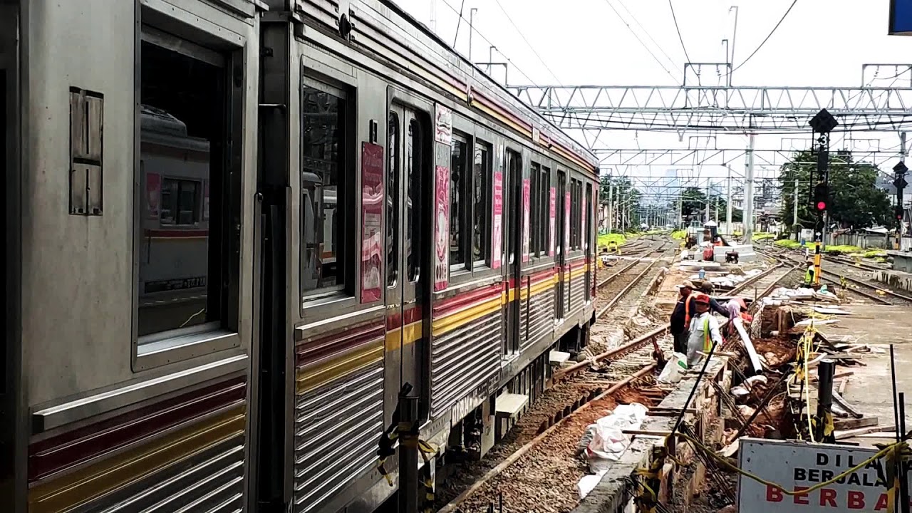 Tokyu 8518 - Duri Station - YouTube