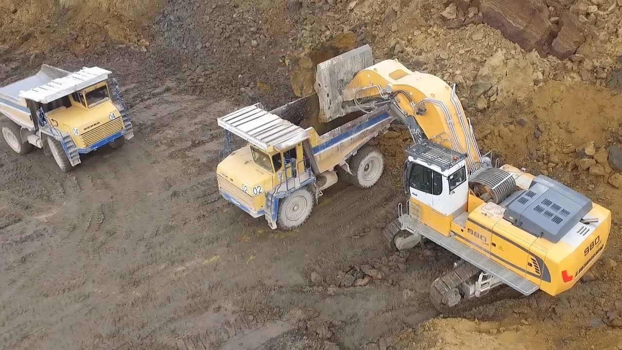 Экскаватор с прямой лопатой Liebherr R980 SME Front Shovel грузит ...