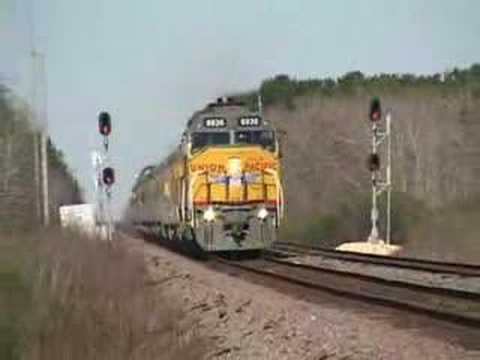 Union Pacific DDA40X 6936 on Inspection Train in Texas - YouTube
