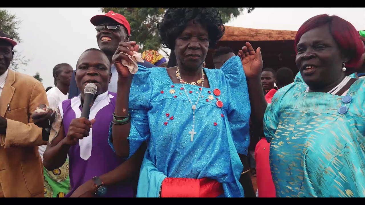 Mego Lucia Aryemo ki Paul Obwoya [Pwoch ki Mar] by Youngman - YouTube