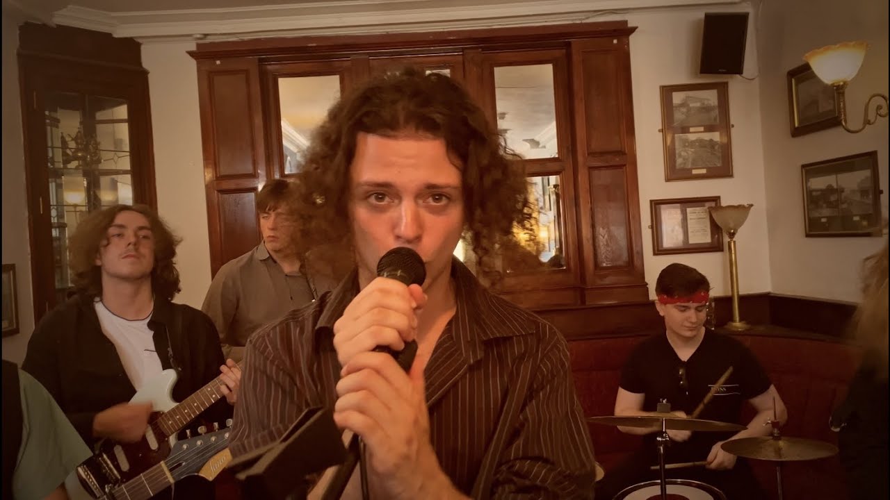 Smoking Area - Joe Leath (OFFICIAL MUSIC VIDEO) - YouTube