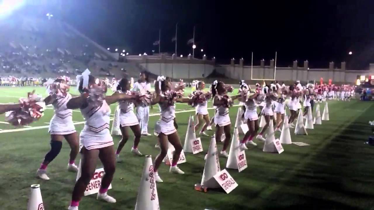 Lee Cheerleaders 2011 - YouTube