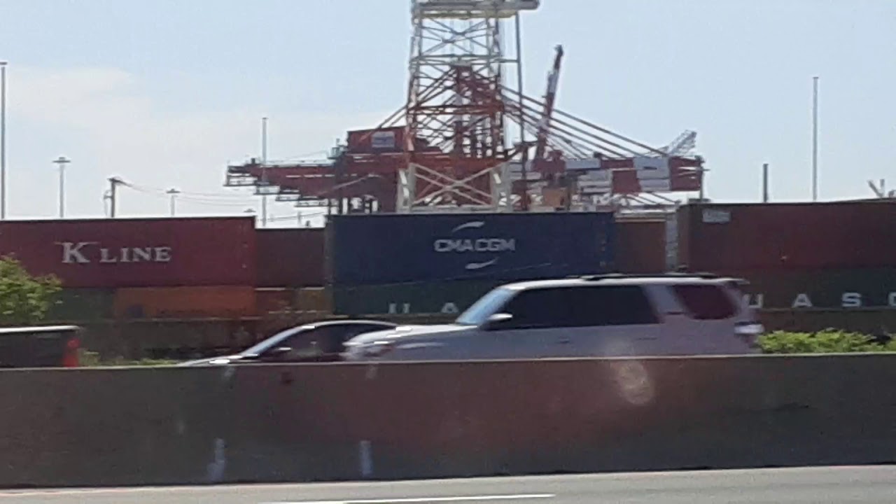 Large Conrail intermodal yard - YouTube