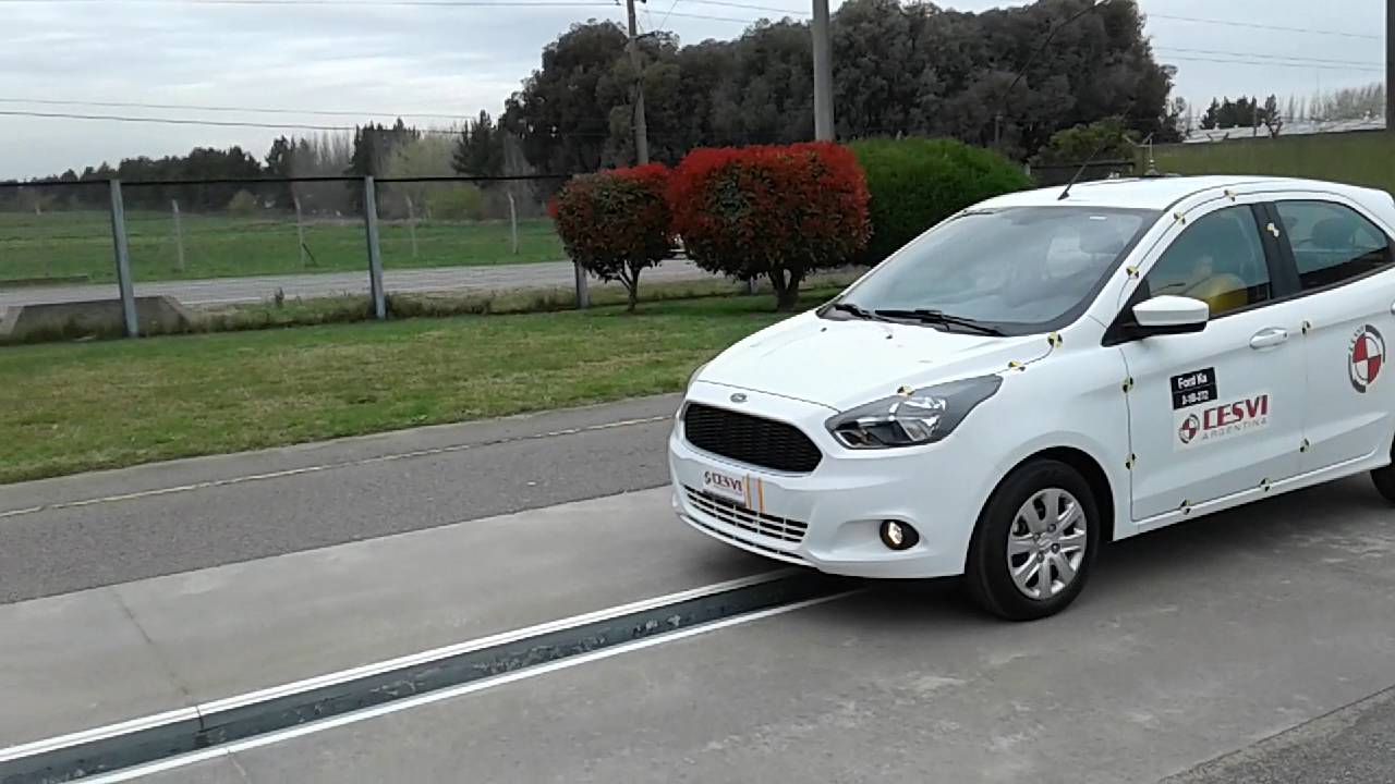 Crash Test Ford Ka - YouTube