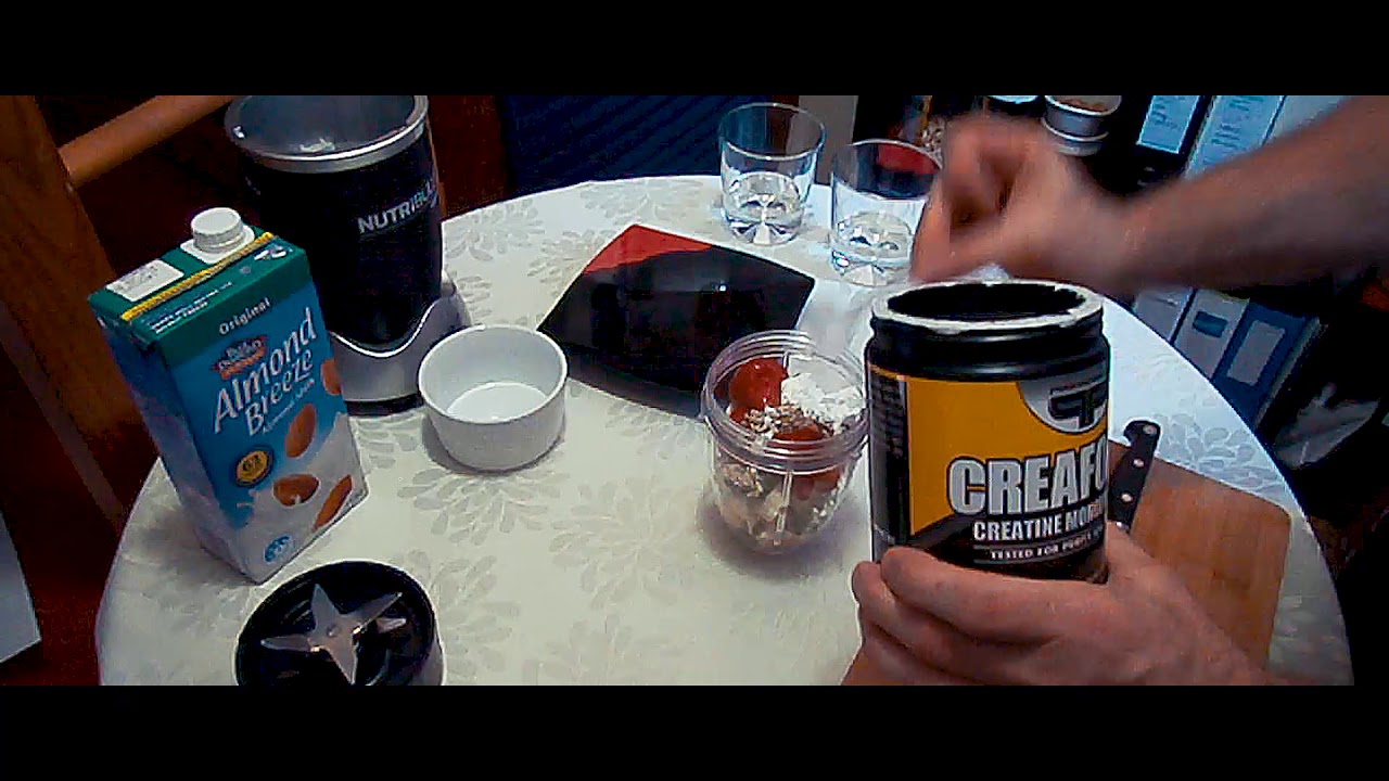 How to make a Healthy Fruit Shake with Creatine - YouTube