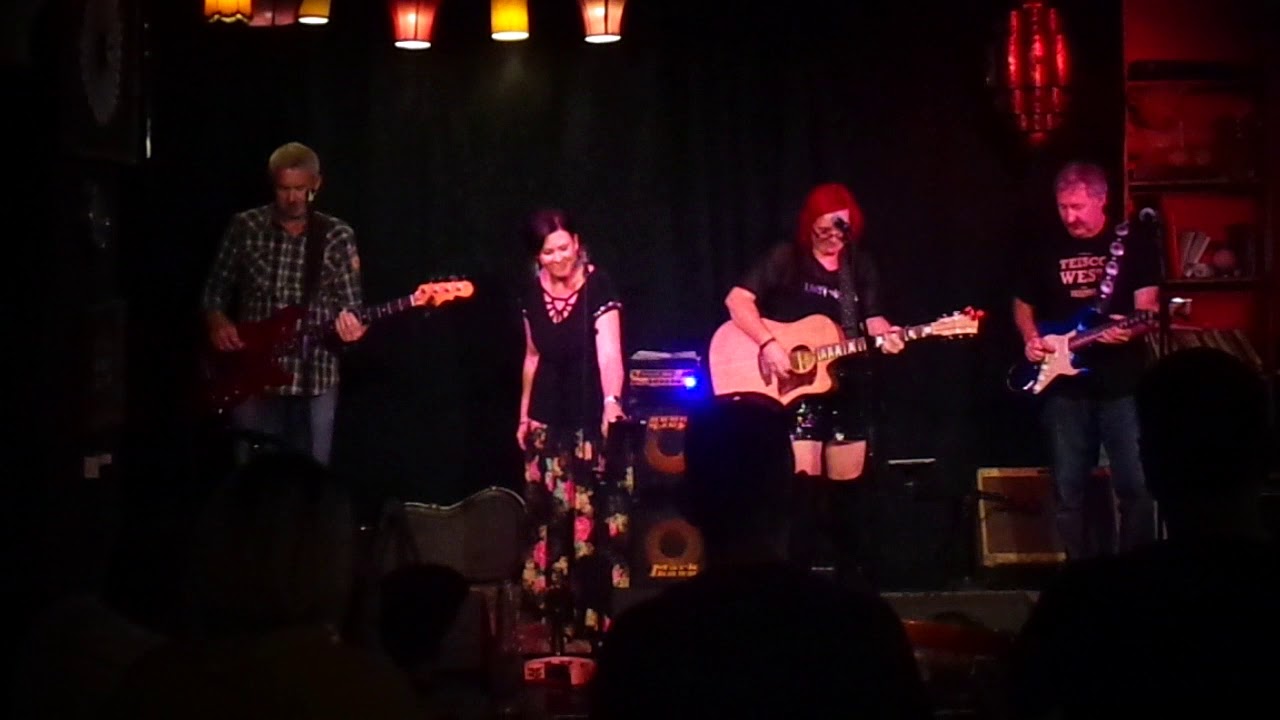 Allison Forbes - Cold Moon @ Smiths Alternative, Canberra 2020. - YouTube