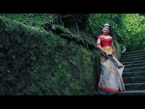 Rumas Alvia - Ngajegang Bali