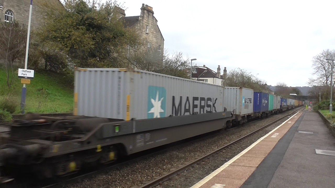 Freightliner Class 66 no: 66543 @ Oldfield Park {4L31} 21/11/2017 ...