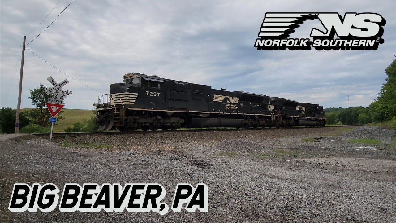 7 Car Autorack Train, Graffiti, & Light Power At Highland Crossing ...