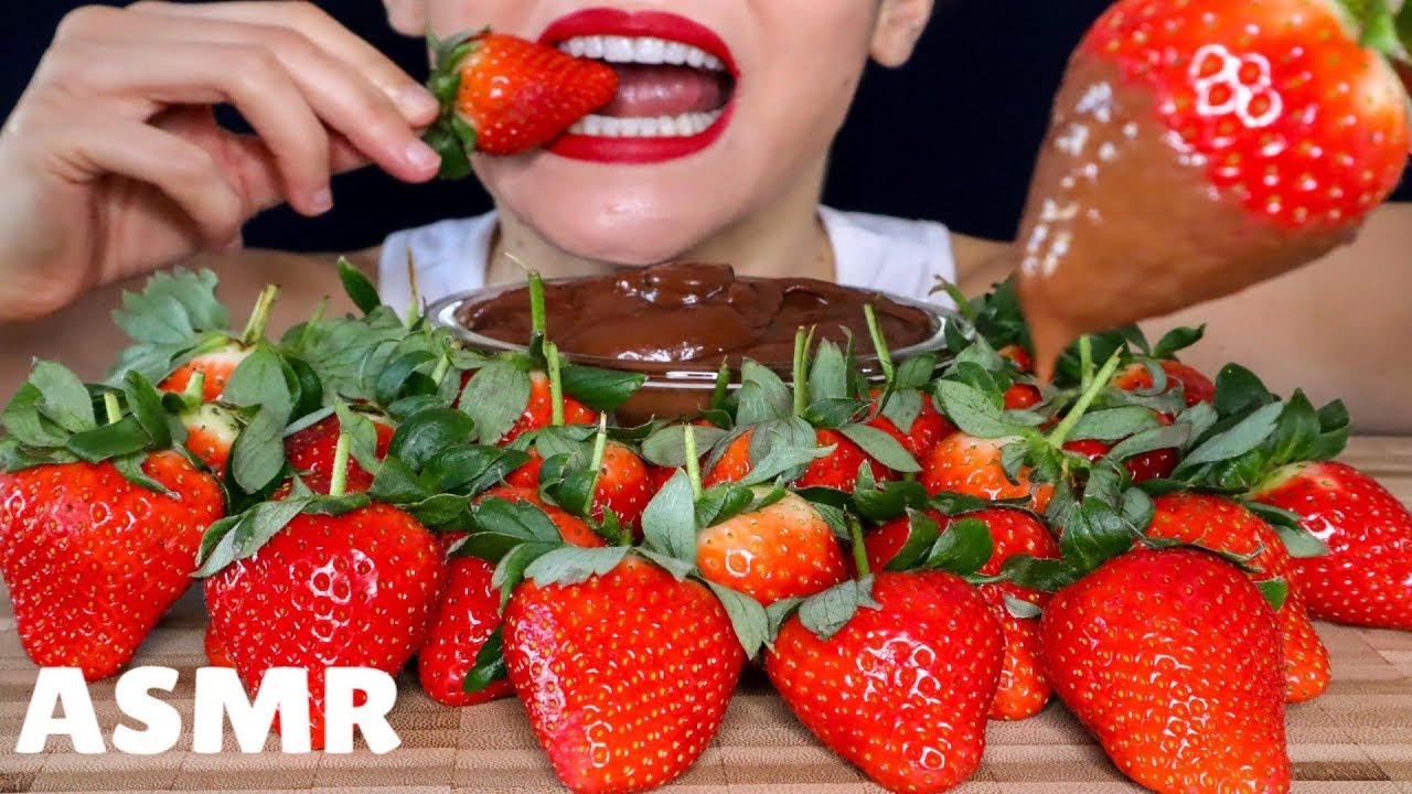 ASMR CRUNCHY STRAWBERRIES WITH CHOCOLATE CREAM |Real Eating Sounds | No ...