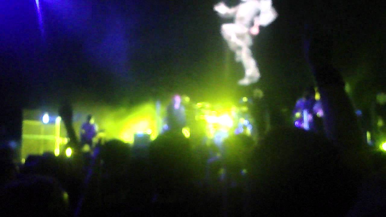 My Chemical Romance - Welcome To The Black Parade (Live in Charlotte NC ...