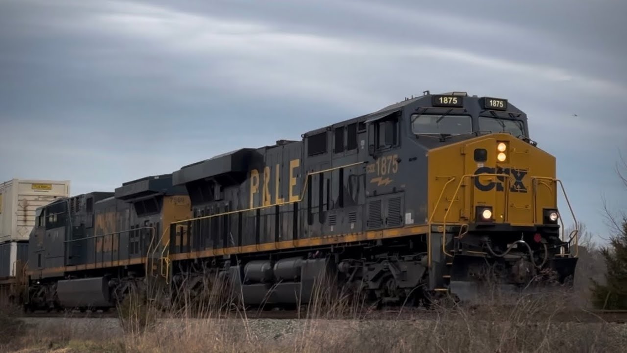 Pacing M407 With 1875 Leading And Also A Horn Show. - YouTube