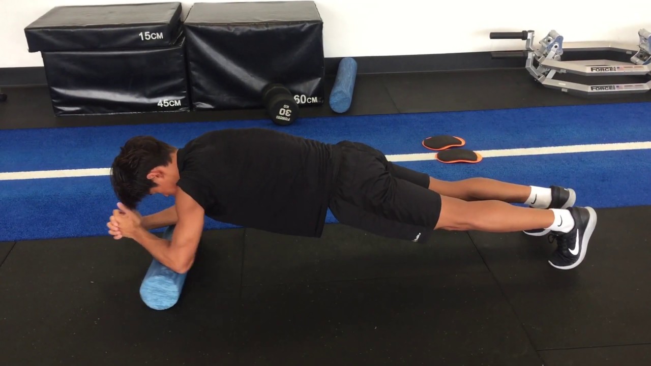 Plank rollouts with foam roller - YouTube
