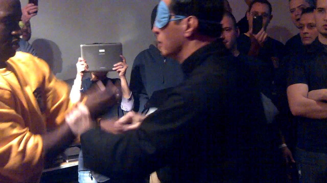Samuel Kwok blindfolded Chi Sao with Shawn Obasi - YouTube