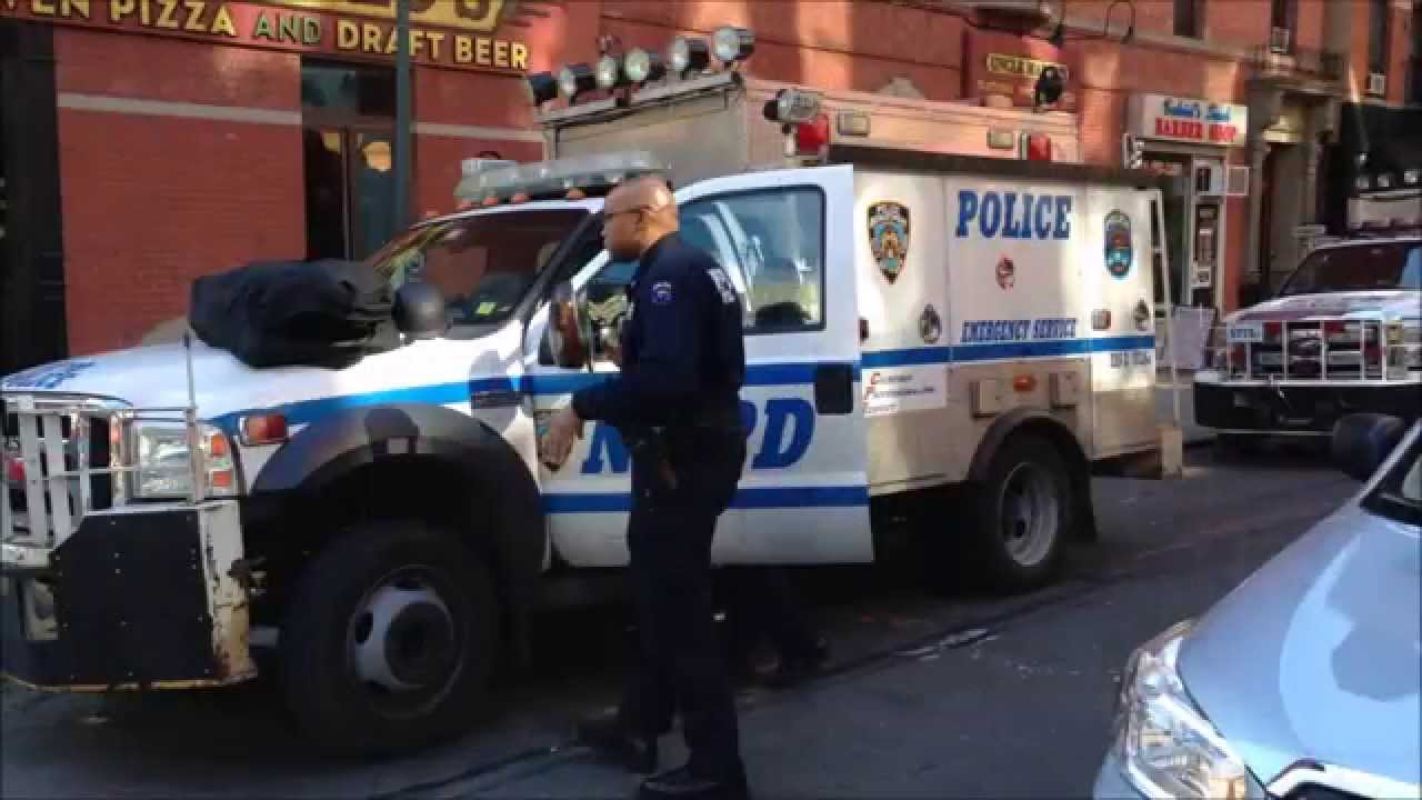 NYPD EMERGENCY SERVICES OFFICERS & HOSTAGE NEGOTIATORS ON SCENE OF "EDP ...