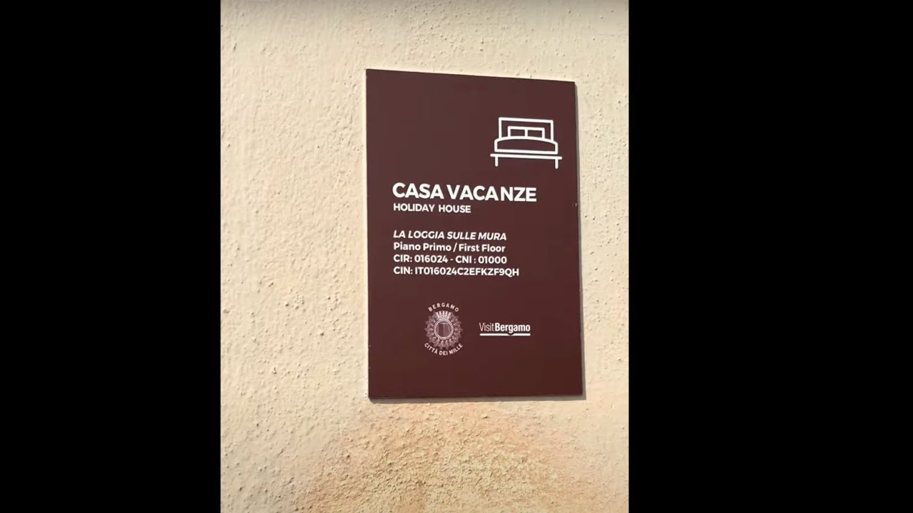 La Loggia sulle Mura - Bergamo Città Ata - YouTube