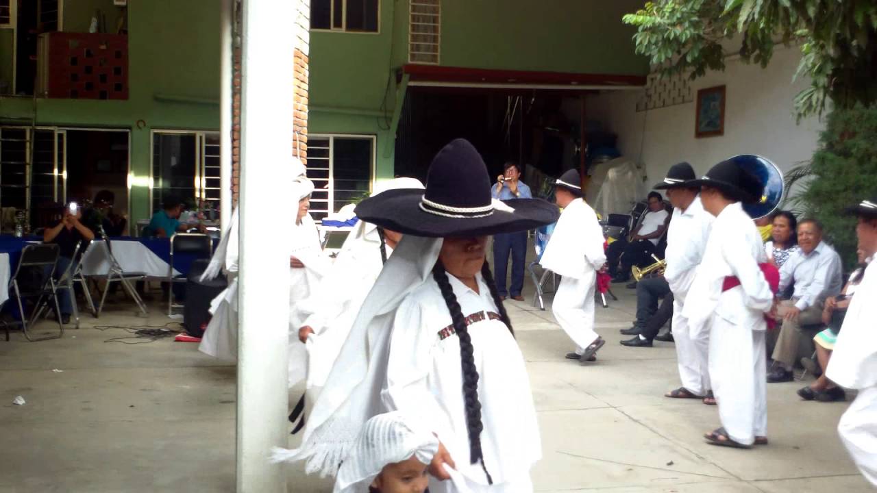 JARABE DE LA BOTELLA DE TEOCOCUILCO DE MARCOS PÉREZ OAXACA - YouTube