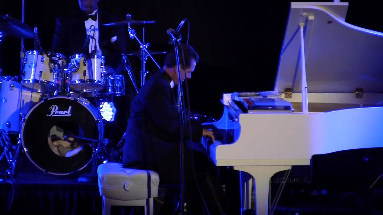 David Osborne Trio Live: Phantom Medley - YouTube