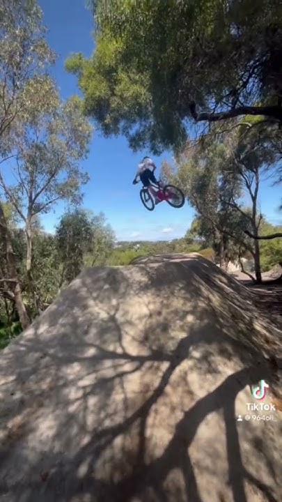 Boo park td👋 #mtb #trekslash #fyp #jumps - YouTube